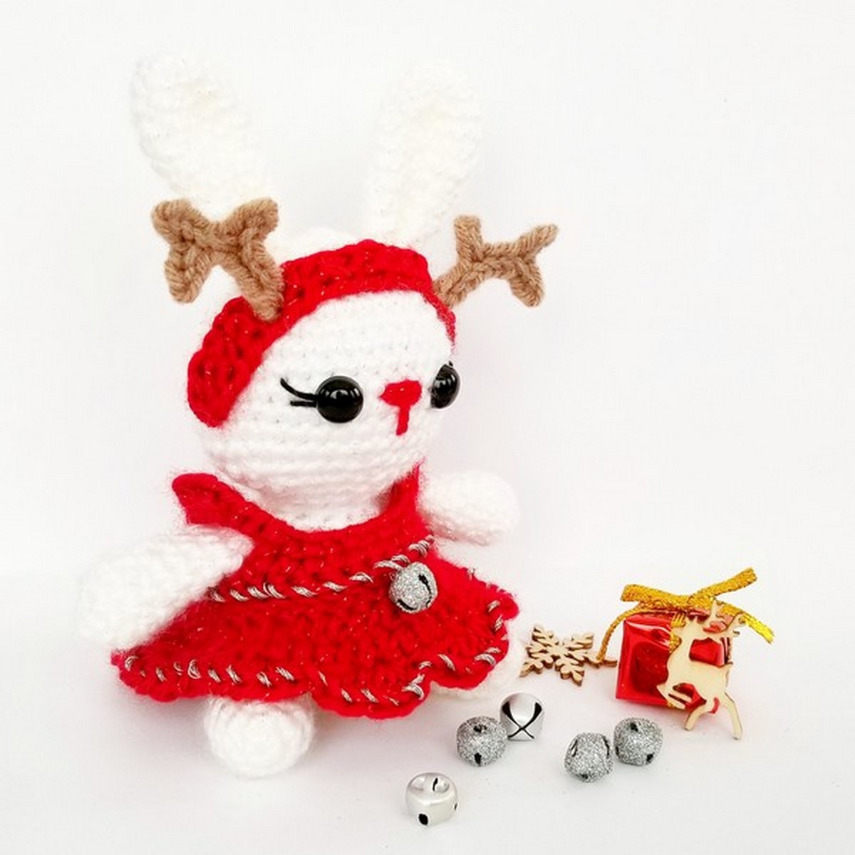 17 Free Crochet Reindeer Patterns For Festive Season - DIYs Maker