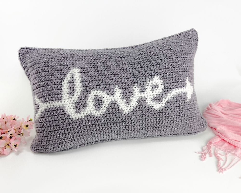 8 Free Crochet Pillow Cover Patterns To Brighten Up Space - DIYs Maker